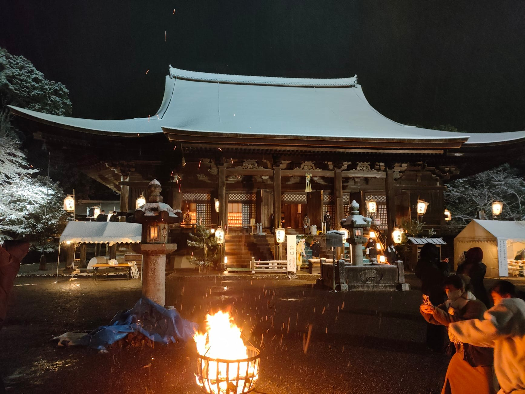 2025-12-31（水）西村有香里(ts)浅嶌周造(pf)小林道治(b)戸田代武(dr)神之口令子(mc)＠三井寺金堂前 - Chappy Labo